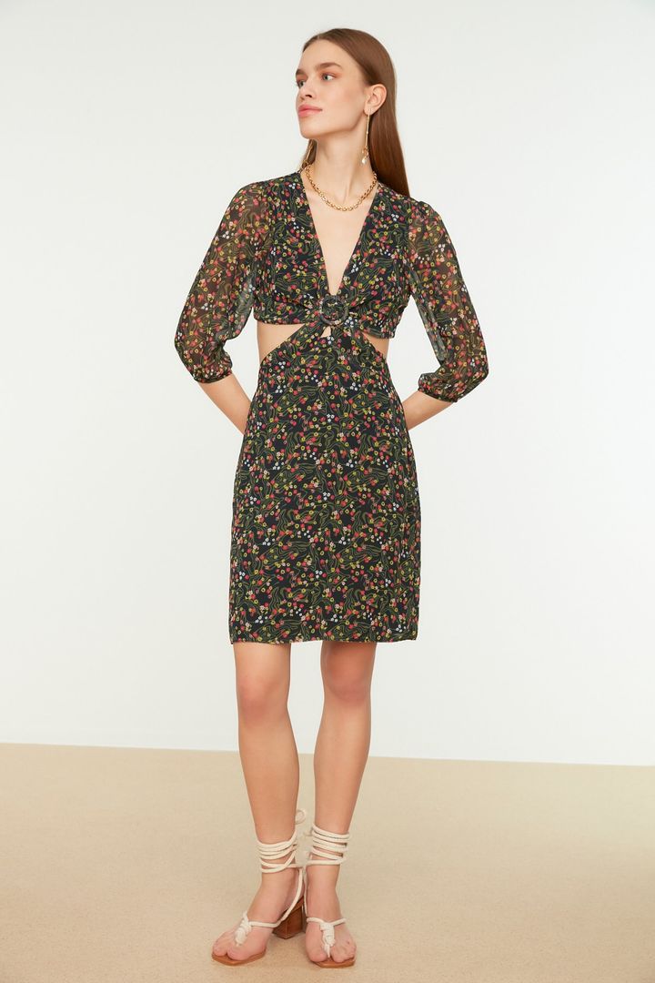 შავი ფერის ამოჭრილ დეტალიანი კაბა Extra Ge 459134